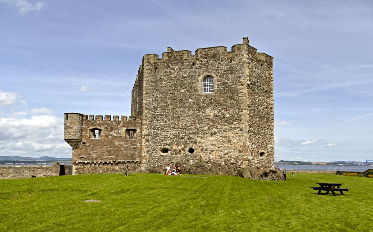 Dougie Coull Photography: Blackness Castle