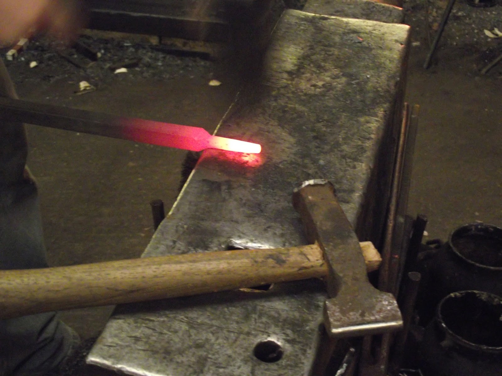 The New Hearth: Grosse Messer