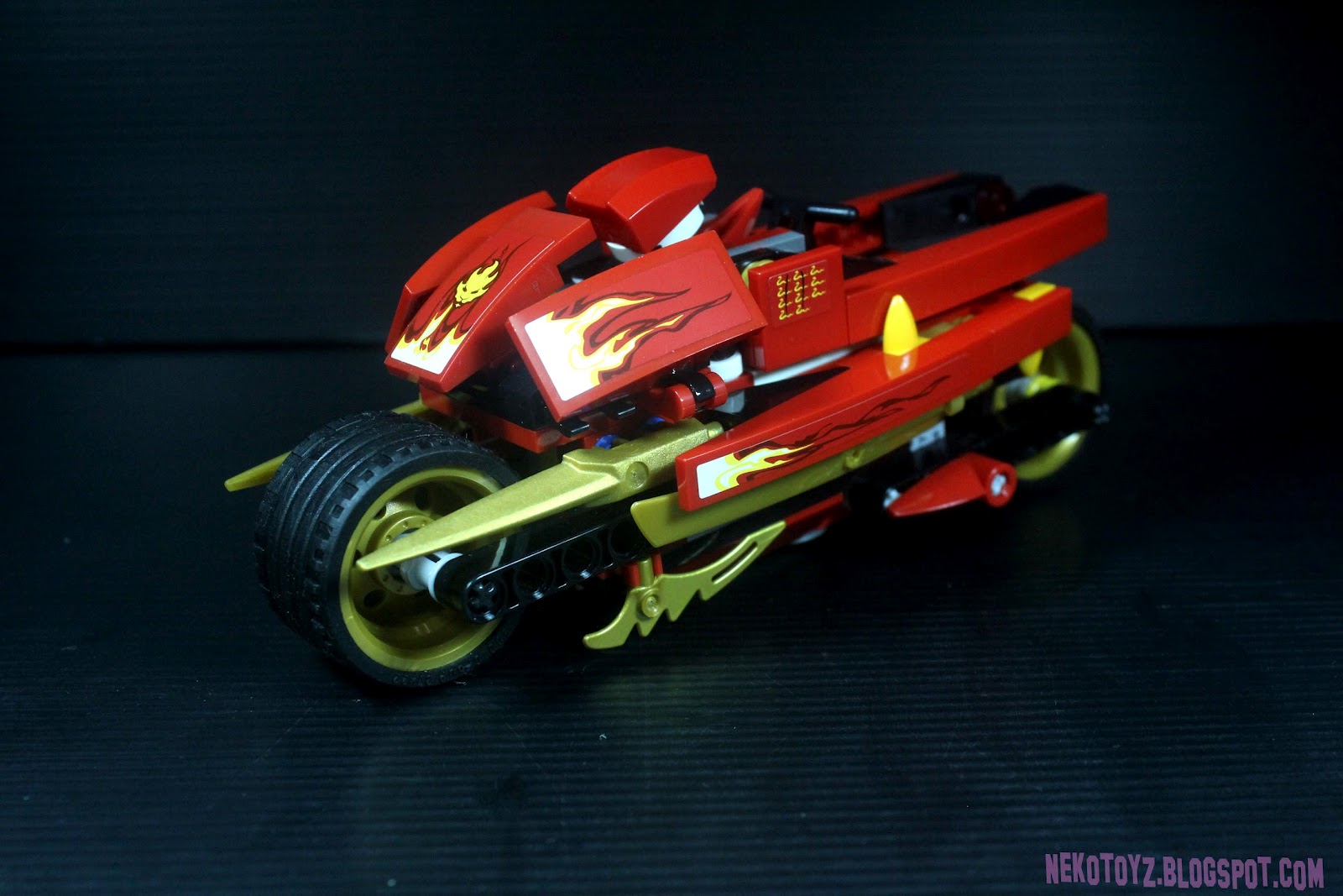 Neko Toyz: Lego 9441 Ninjago Kai's Blade Cycle Review