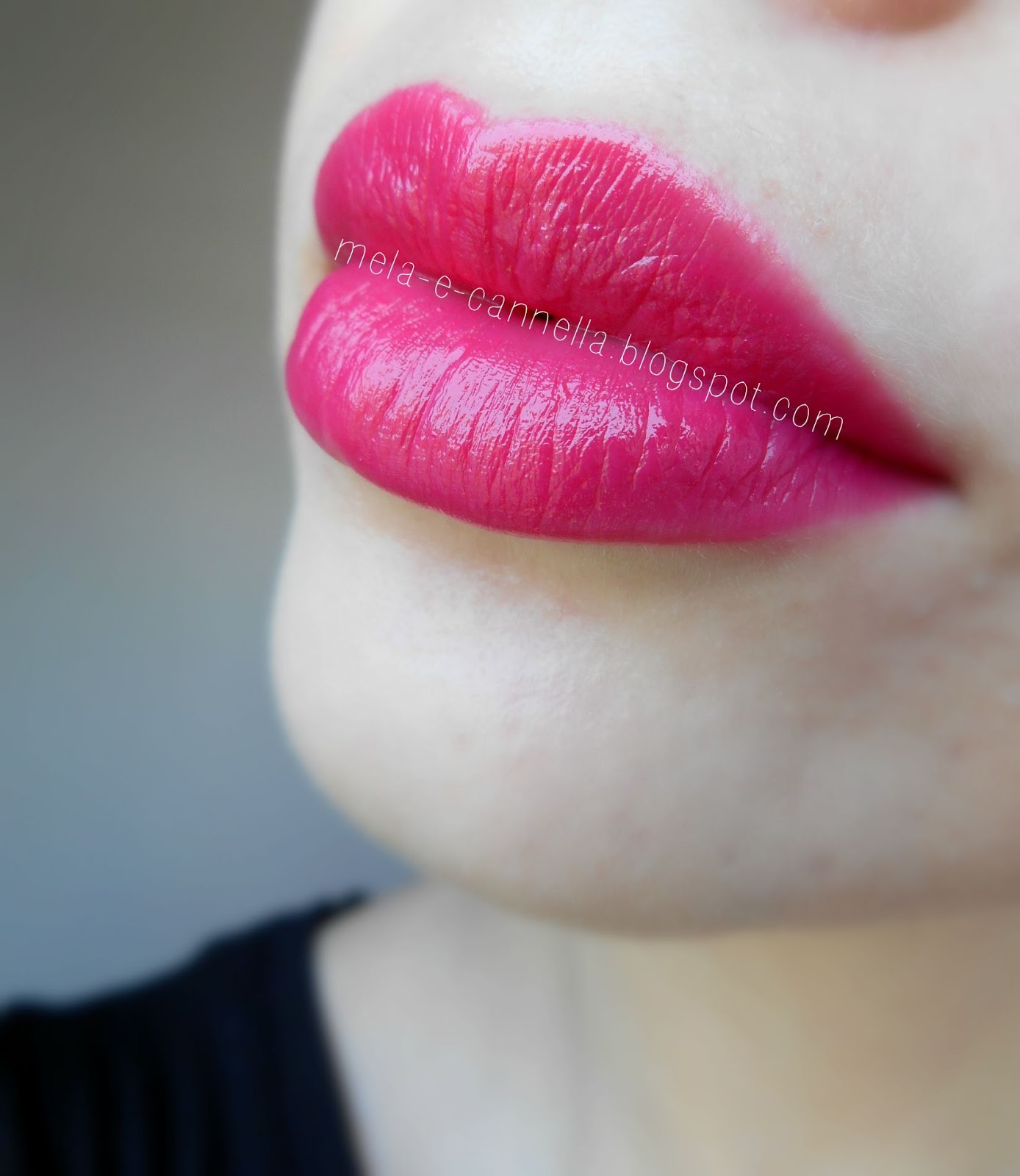 mela-e-cannella: Avon ULTRA COLOR 3D PLUMPING LIPSTICK - Heat Wave