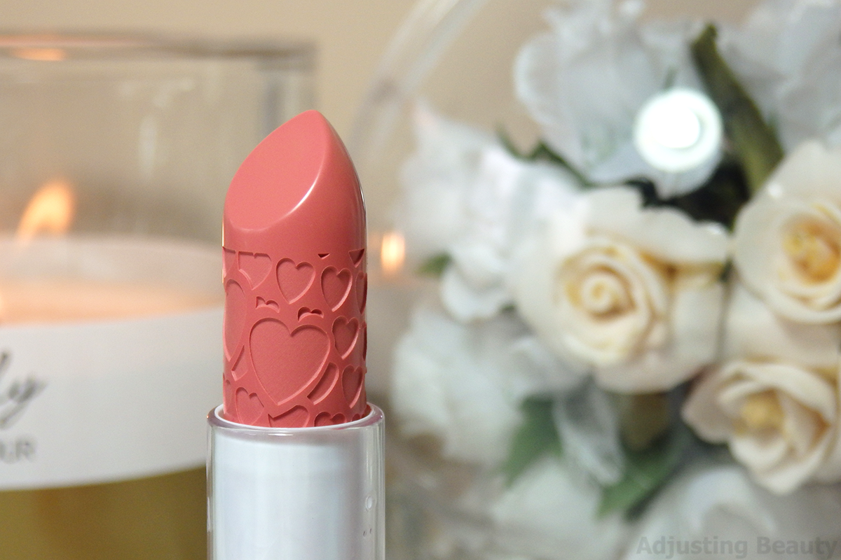Review: Avon Color Trend Kiss'n'go Lipstick in Amour - Adjusting Beauty