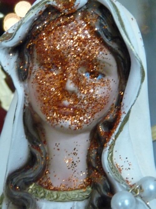 Apostolado Mariano: LA MISTERIOSA ESCARCHA DE LA ROSA MÍSTICA