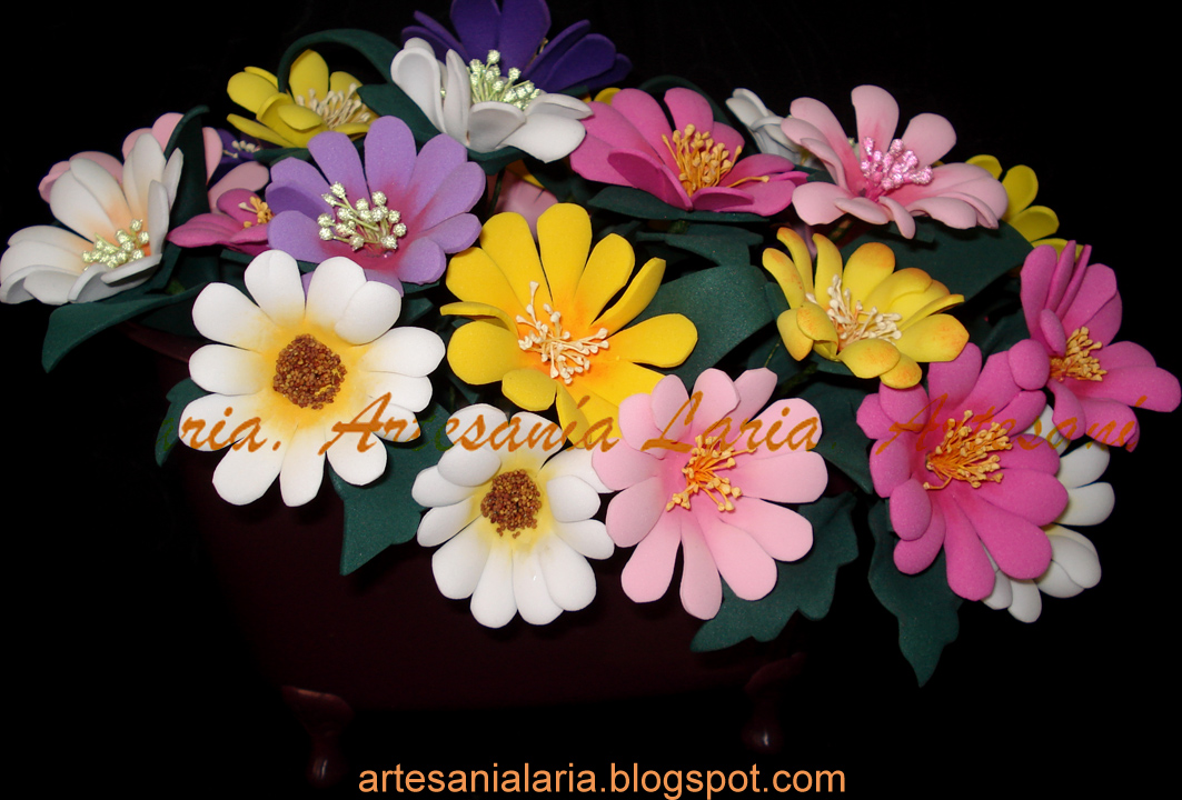Artesania Laria: flores de goma eva