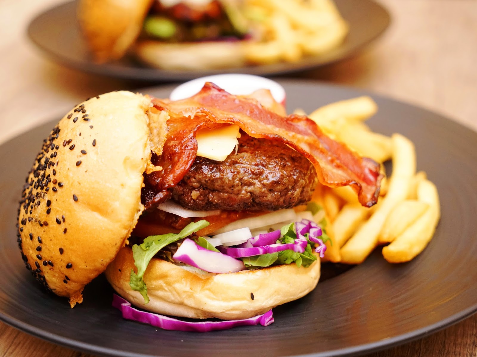 PinkyPiggu: Half Pound Burger Bar & Grill @ Purvis Street ~ Burgers ...