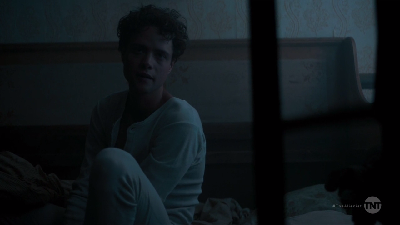 Daniel Brühl & Douglas Smith on The Alienist (2018) ~ DC's Men of the ...