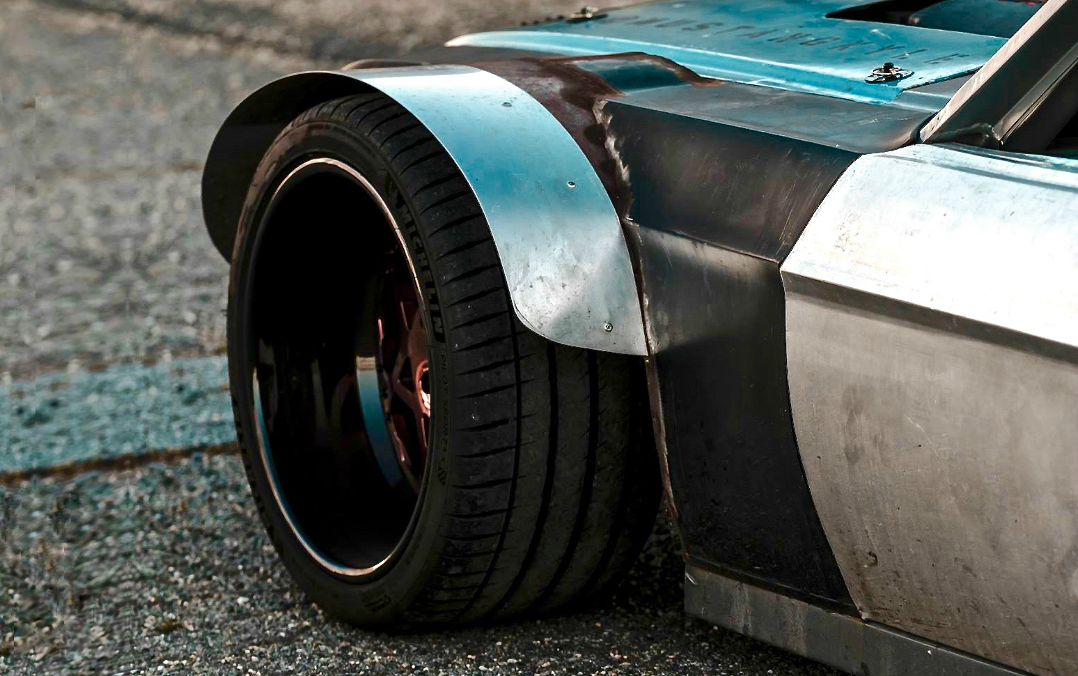 Mustang V8 - Inazuma café racer