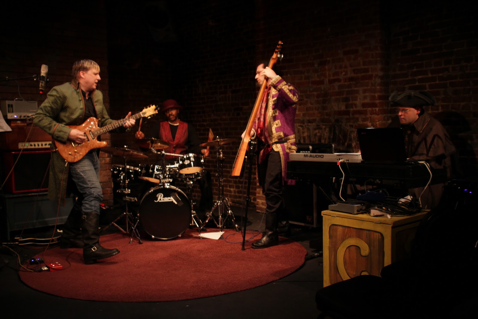 Tyrannosaurus Mouse: Tyrannosaurus Live Mouse