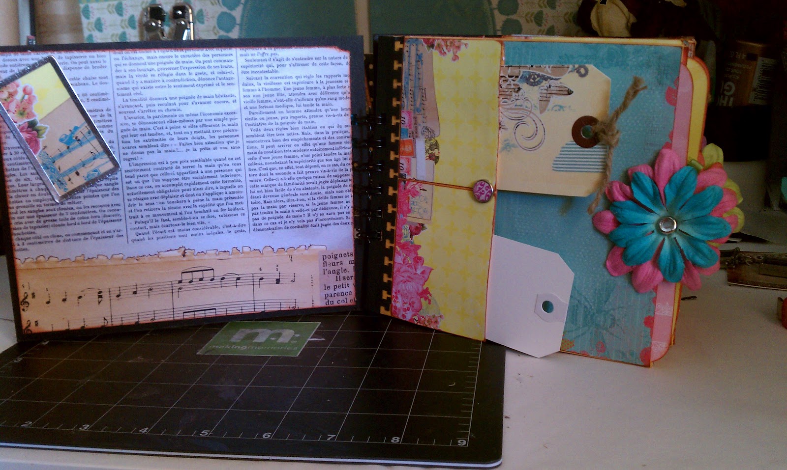Scrapping and Crafting!!: sharing some of my mini album projects with you