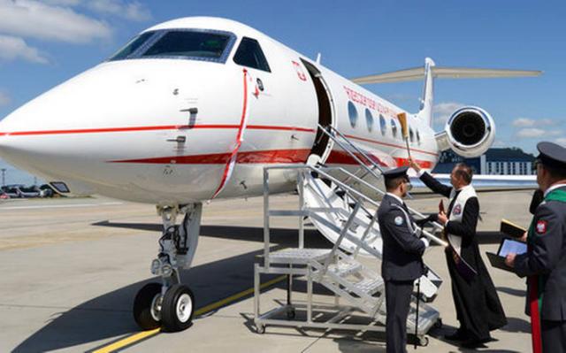 Aero Pacific Flightlines: Polish government receives first Western-made ...