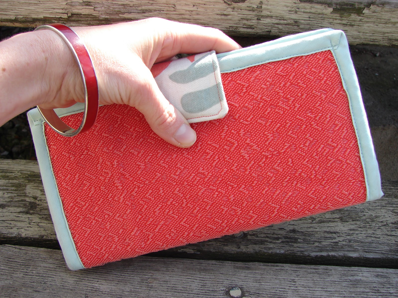 Free Sewing Tutorial: Clutch Wallet from Upholstery Swatches | PoldaPop ...