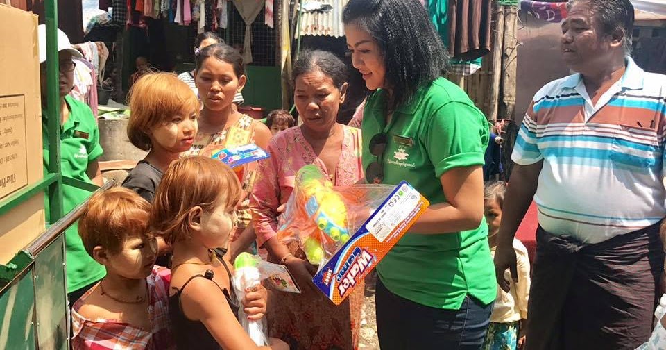 Actress Khaing Hnin Wai donate 300000 Myanmar Kyats for poor families ...