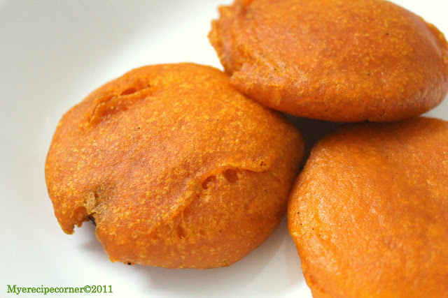 Mye's Kitchen: Potato Bajji/ Urulaikizhangu Bajji