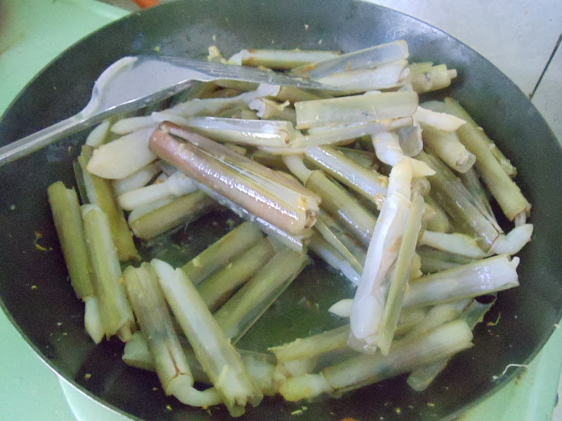 Life is colorful: Step by Step... Ginger Garlic Ambal (Siput Buluh)