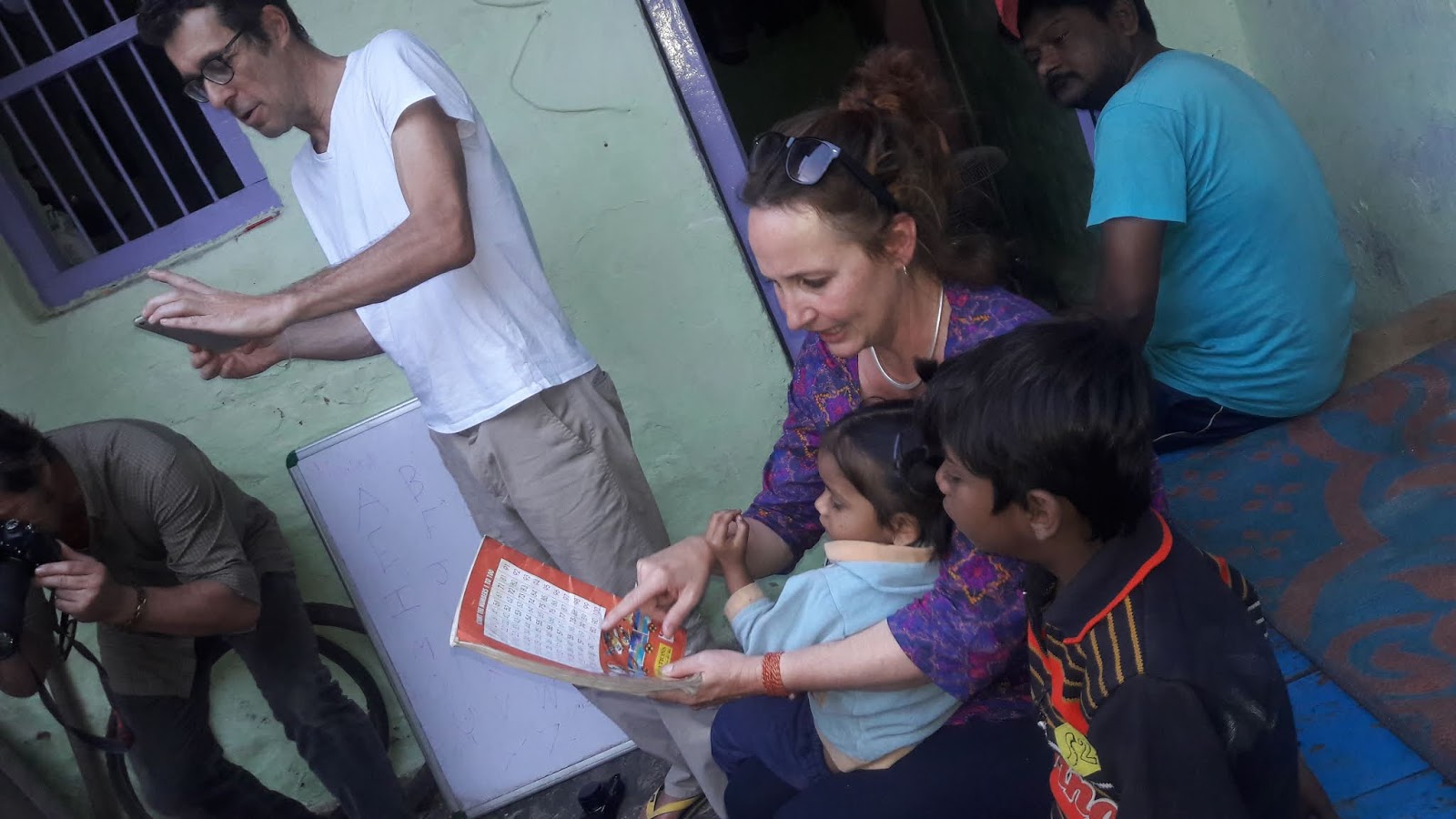 Volunteering in the Slum Teaching in Varanasi , India ...