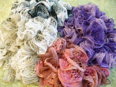Woomba Woomba: Ruffle Yarn Scarves.