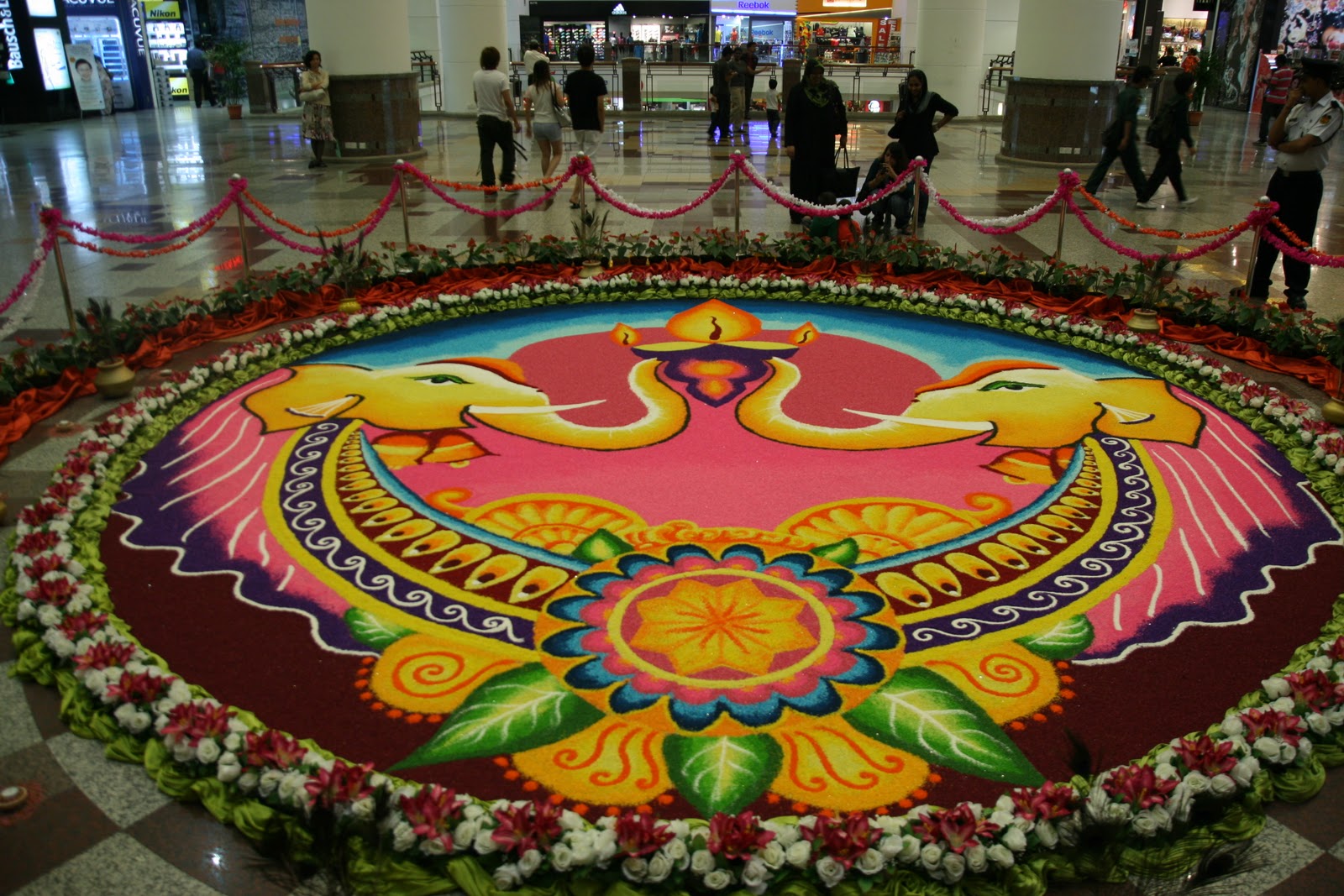Twin Angels Getaway: Colourful Deepavali Kolam - diwali valthugal