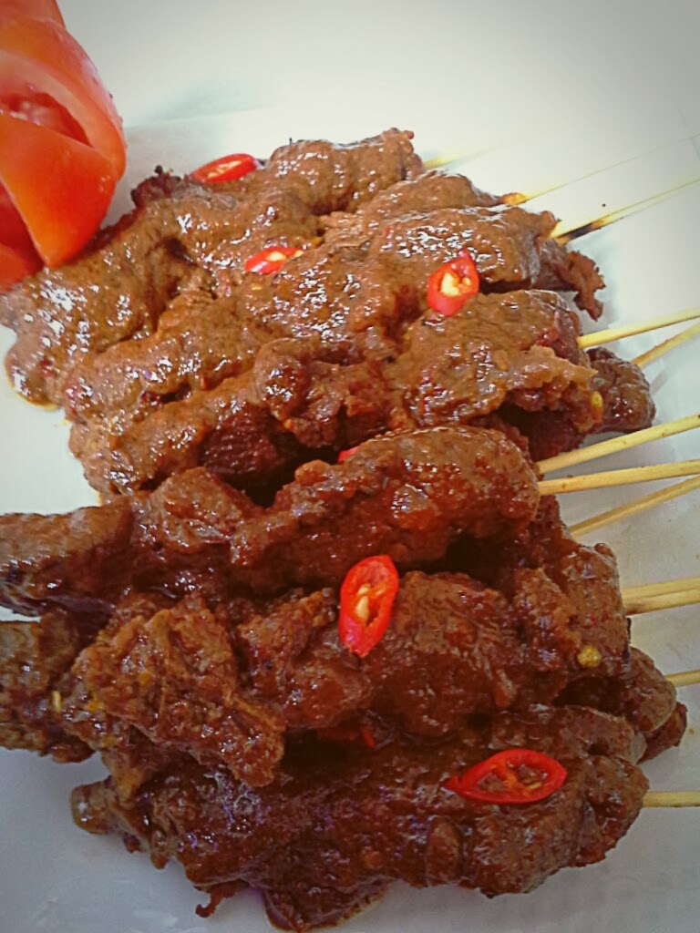 Notes: Sate komoh (sate daging pedas)