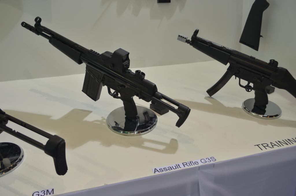 Pakistani G-3S Automatic Assault Rifle at IDEX 2013 | Pakistan Military ...