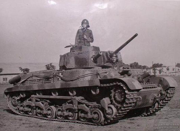 The Modelling News: The Medium 40.M Turan I gets all out of shape with ...