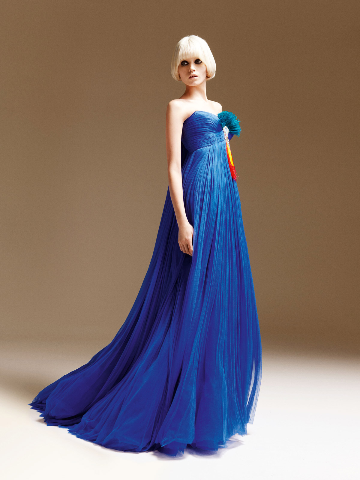 Hoje vou casar assim: Vestidos Versace muito elegantes e originais