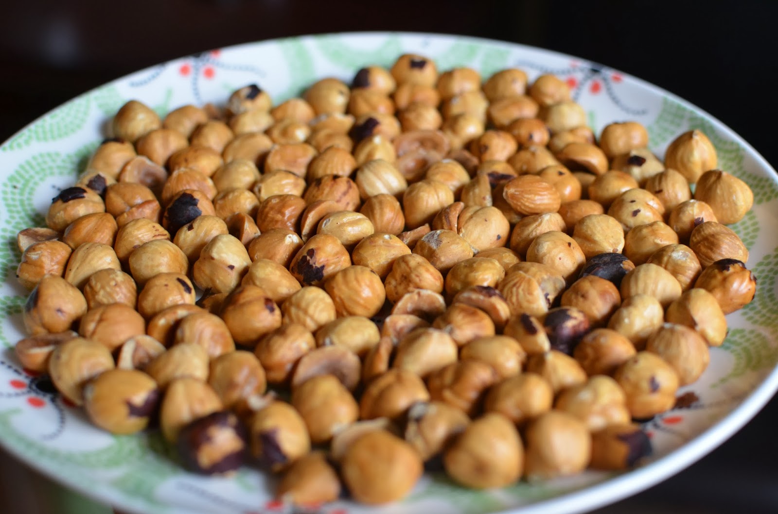 Playing with Flour: Rustic hazelnut cake