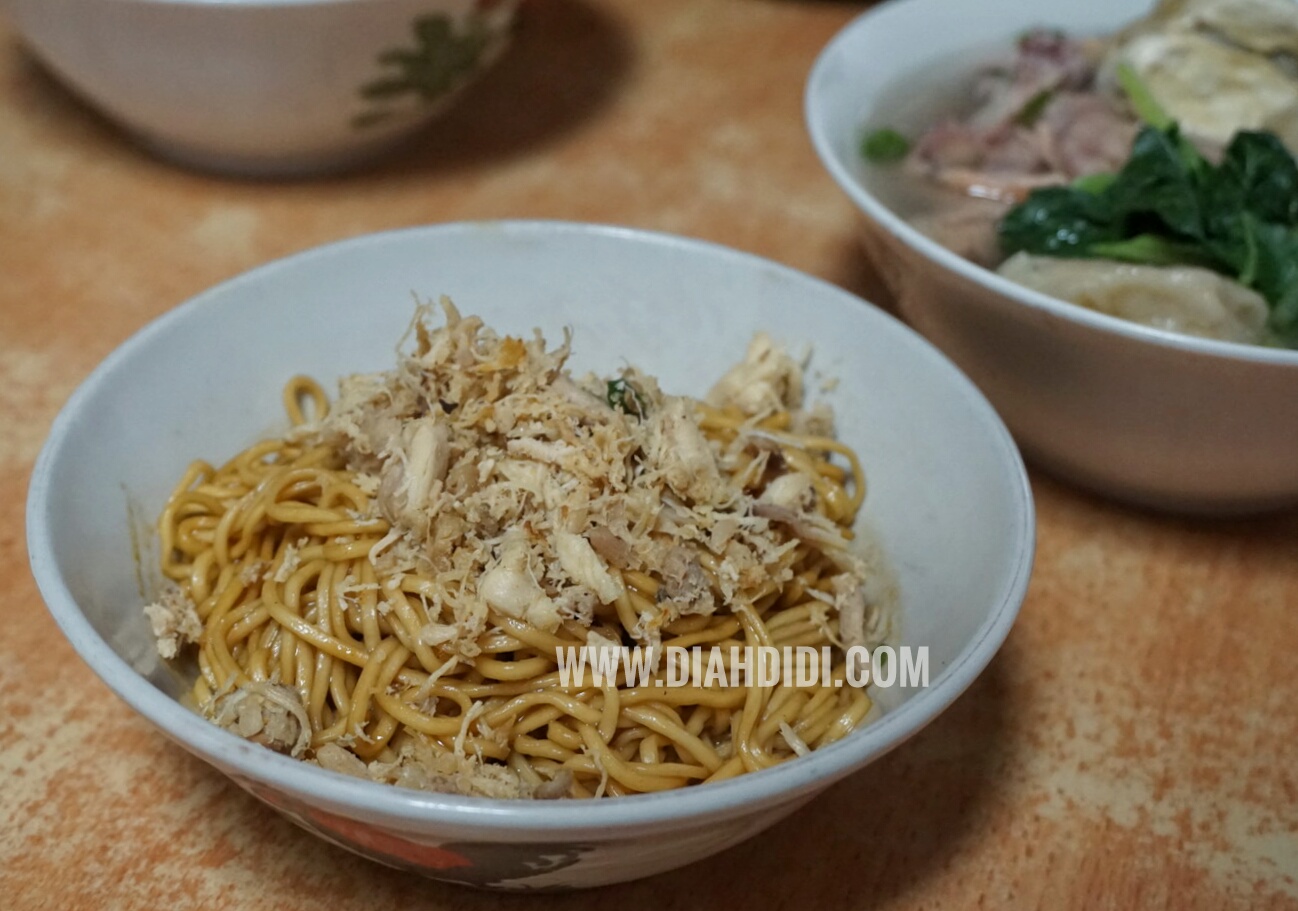 Mencicipi Mie Baso Akung bandung yang terkenal... - Gudang Resep Masakan