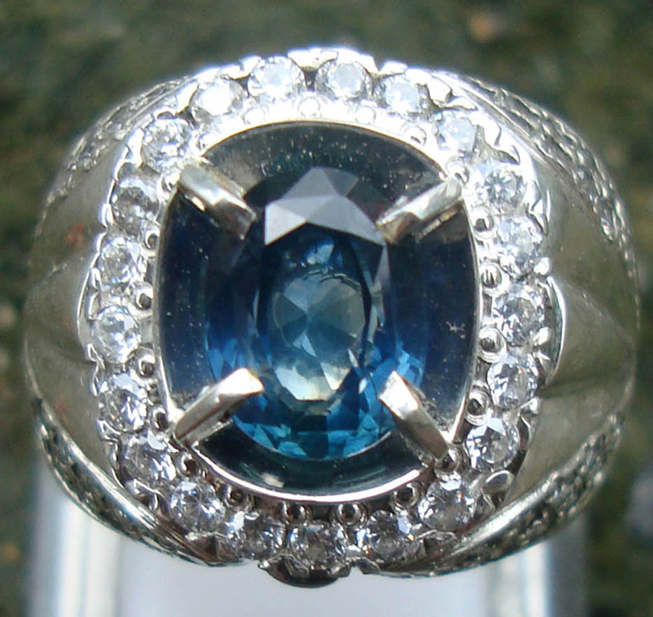 Natural Bluish Green Sapphire Corundum | PB SOLO GALLERY