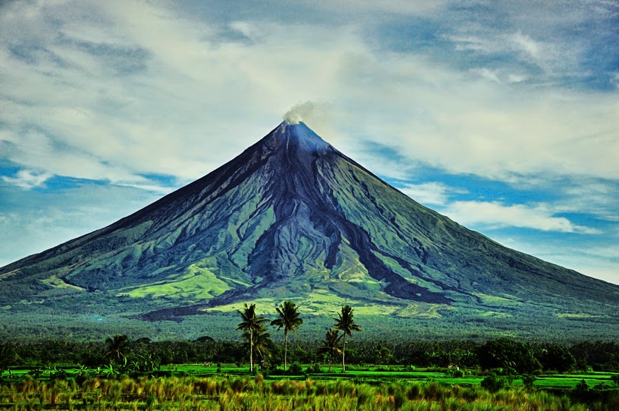 Anyong Lupa Bulubundukin