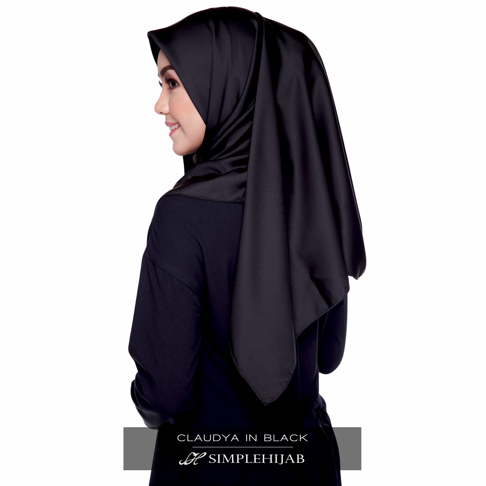 MAI BELI BAJU: Claudya In Black