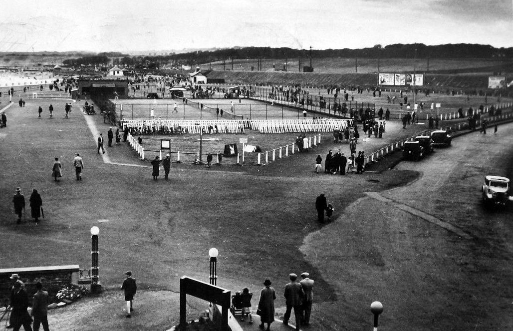 Tour Scotland: Old Travel Blog Photograph West Common Arbroath Scotland