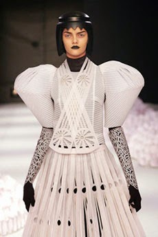 Transforming Paper Into Fashion - Gessica Marmotta