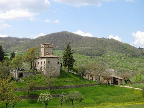 BASSOPIANO: Guida EuroVelo 7 Emilia: Rocca di Roffeno (Castel d'Aiano)