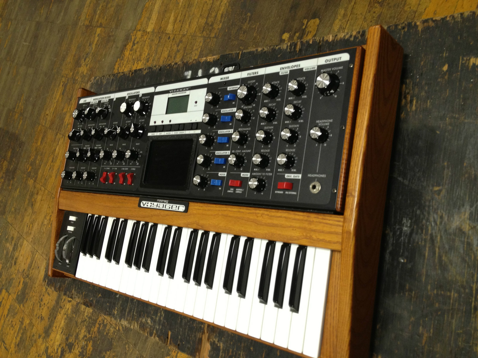 MATRIXSYNTH: Two Moog Voyagers in One Flight Case