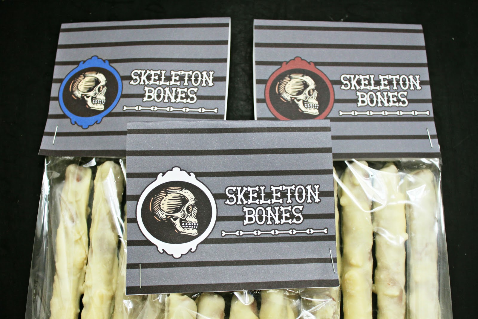 EAT+SLEEP+MAKE: CRAFT: Skeleton Bones Treat Bags (free printable)