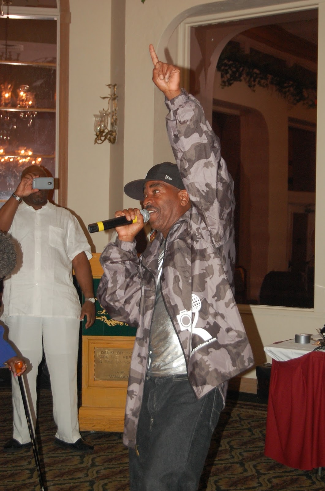 PARRIS HARRIS: VIVIAN THOMAS SHUTS TITUSVILLE , THE CITY DOWN WIT ...