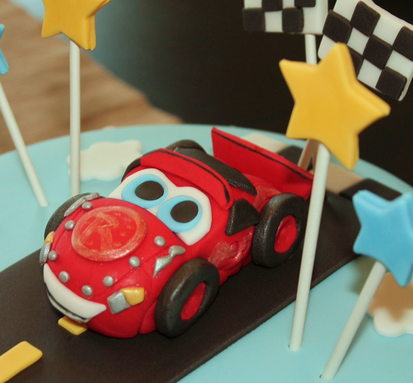 Creative Cakes by Lynn: Small Cars Cake