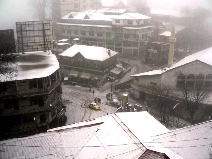 gaddafi: Murree Snow falling in 2011 pictures (Winter Hill Station ...