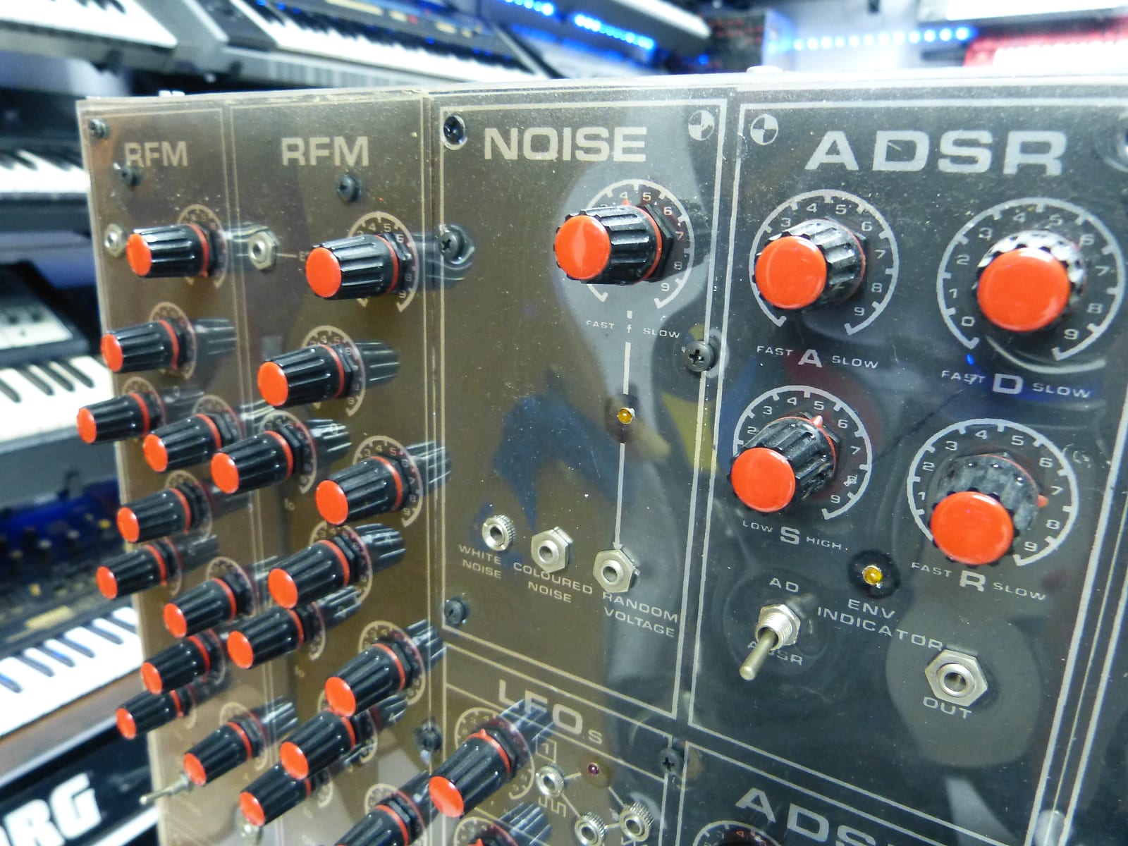 MATRIXSYNTH: Elektor Formant Modular Synthesizer in Custom Clear ...