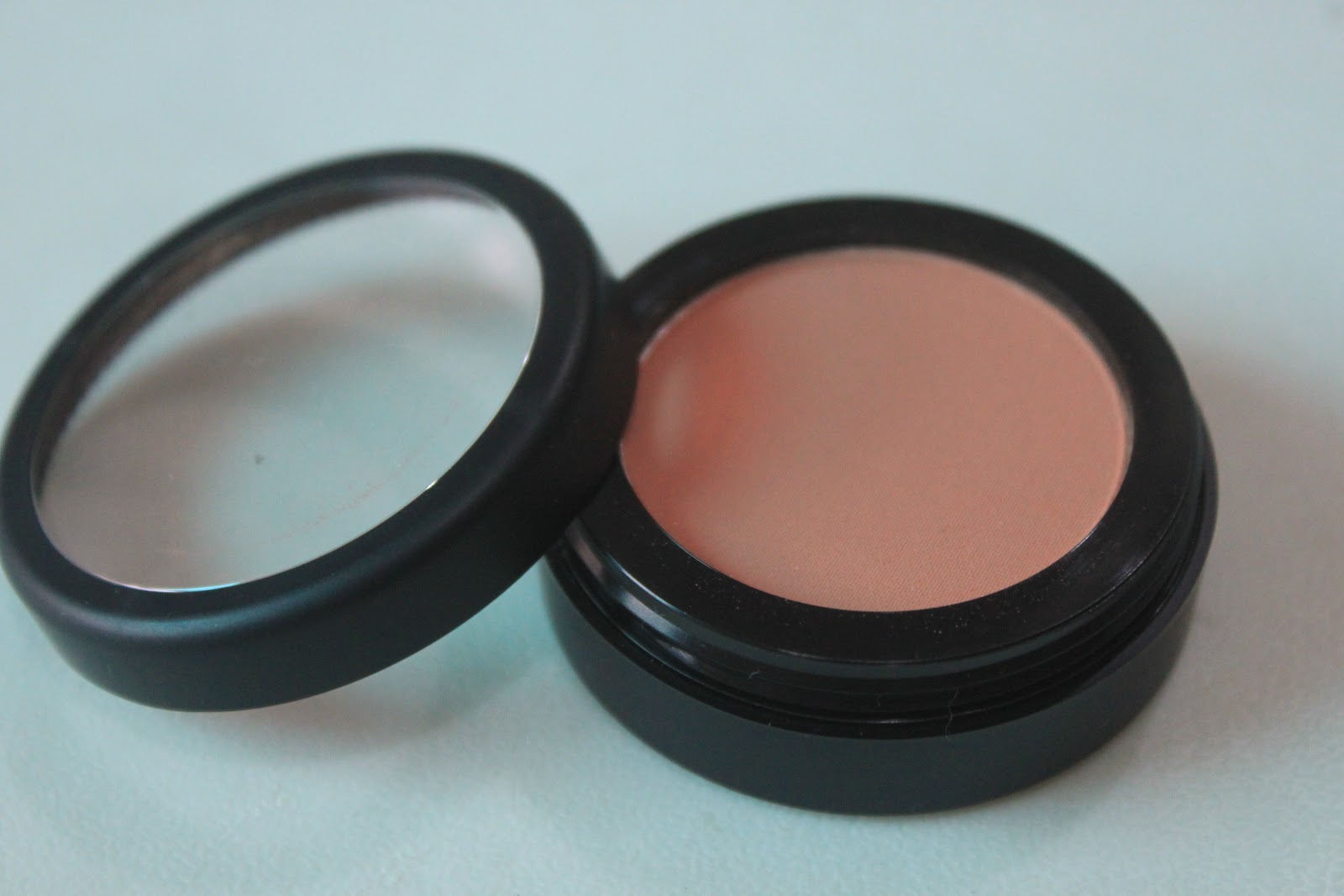 The Face Mark: NICHIDO True Colors Powder Blush in Cool Rum