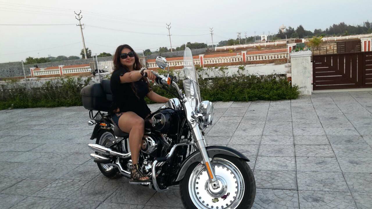 Namitha, Lifestyle, Network, Family, Income, Movies, Husband, Age ...