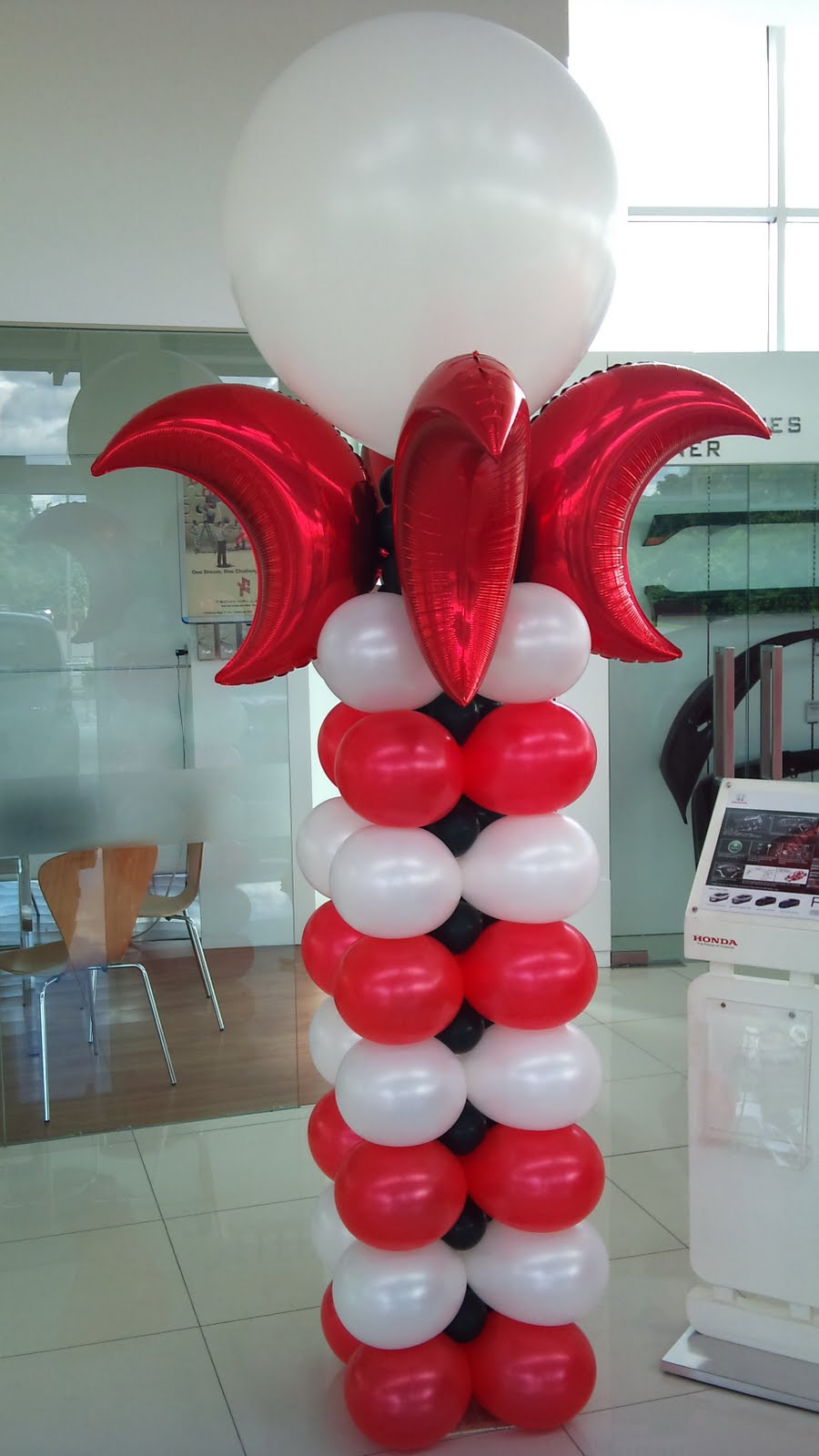 Balloon decorations for weddings, birthday parties, balloon sculptures ...