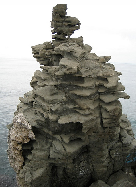 10 Amazing rocks in the world