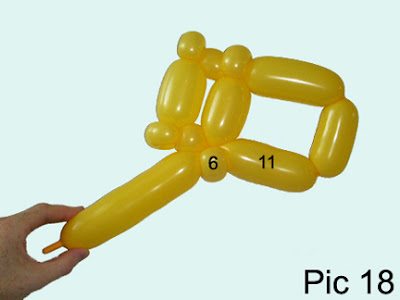 CLASSICAL: Balloon car