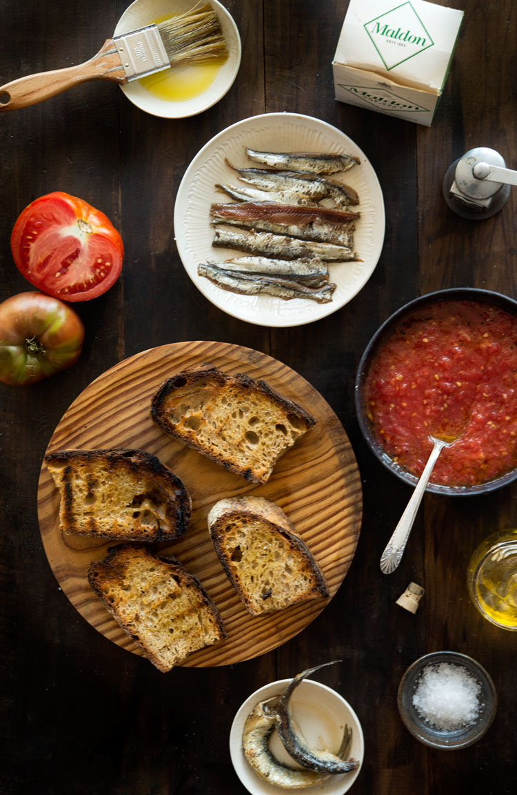 Pan con Tomate (y Anchoa) - WILD GREENS & SARDINES