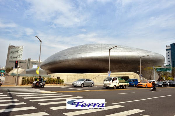 DDP (Dream, Design, Play) in Seoul / 동대문디자인플라자(Dongdaemun Design Plaza ...