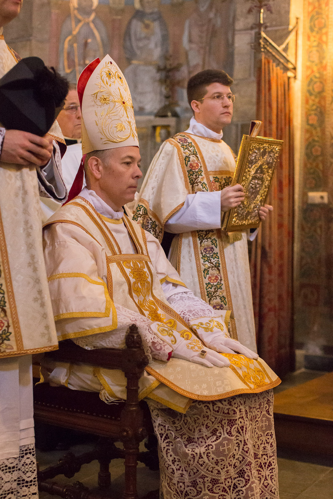 New Liturgical Movement: Photos of Pontifical Mass at Rolduc with ...