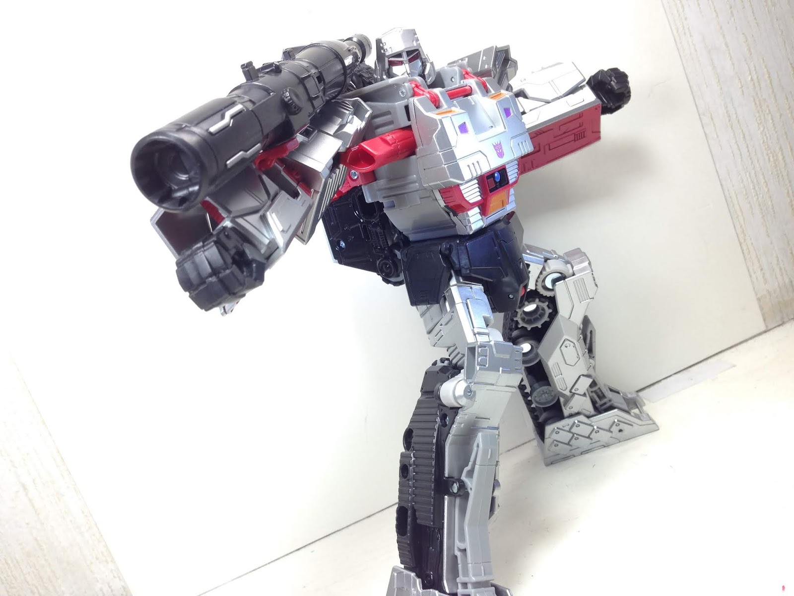 Transformers Yetmodark: MEGATRÓN COMBINER WARS LEADER CLASS HASBRO