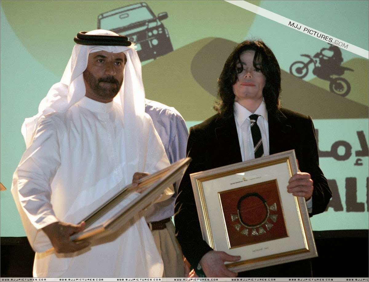 [FOTOS] Michael Jackson no Dubai Rally Desert - 14 de novembro de 2005 ...