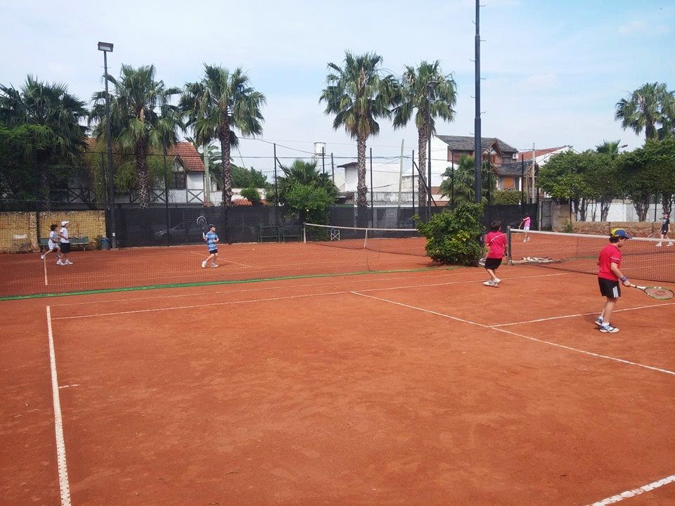 ESCUELA DE TENIS EN RAMOS MEJIA: Nace Los Aromos Tenis