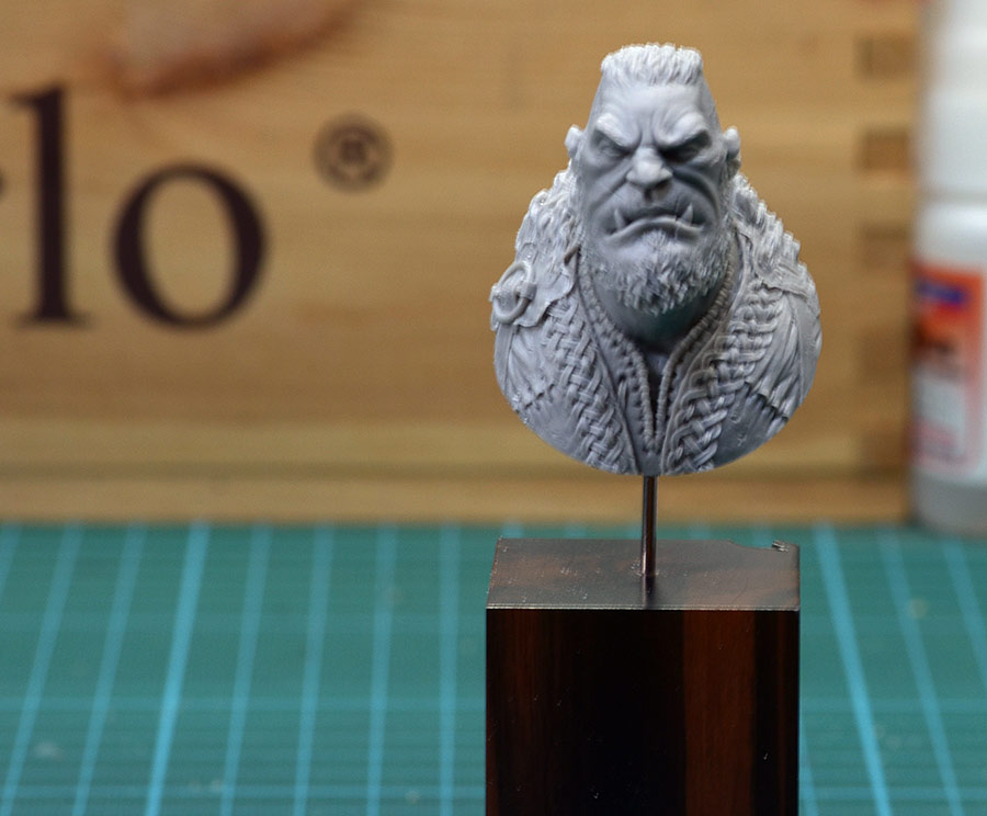 MASSIVE VOODOO: Tutorial: Pinning a bust to a plinth